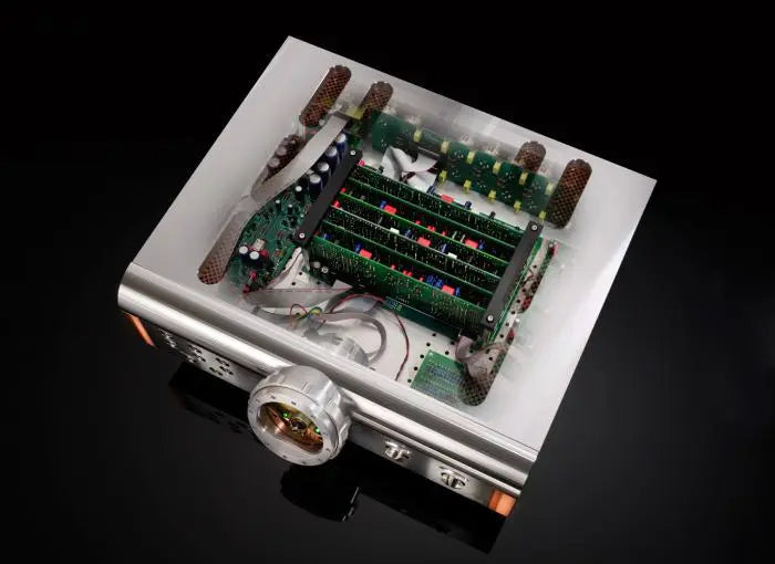 HighEndпредусилвател DagostinoMomentumC2-Sofia AudioCenter – Sofia Audio Center